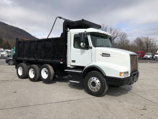 2006 MACK 700 - Excel Truck Group