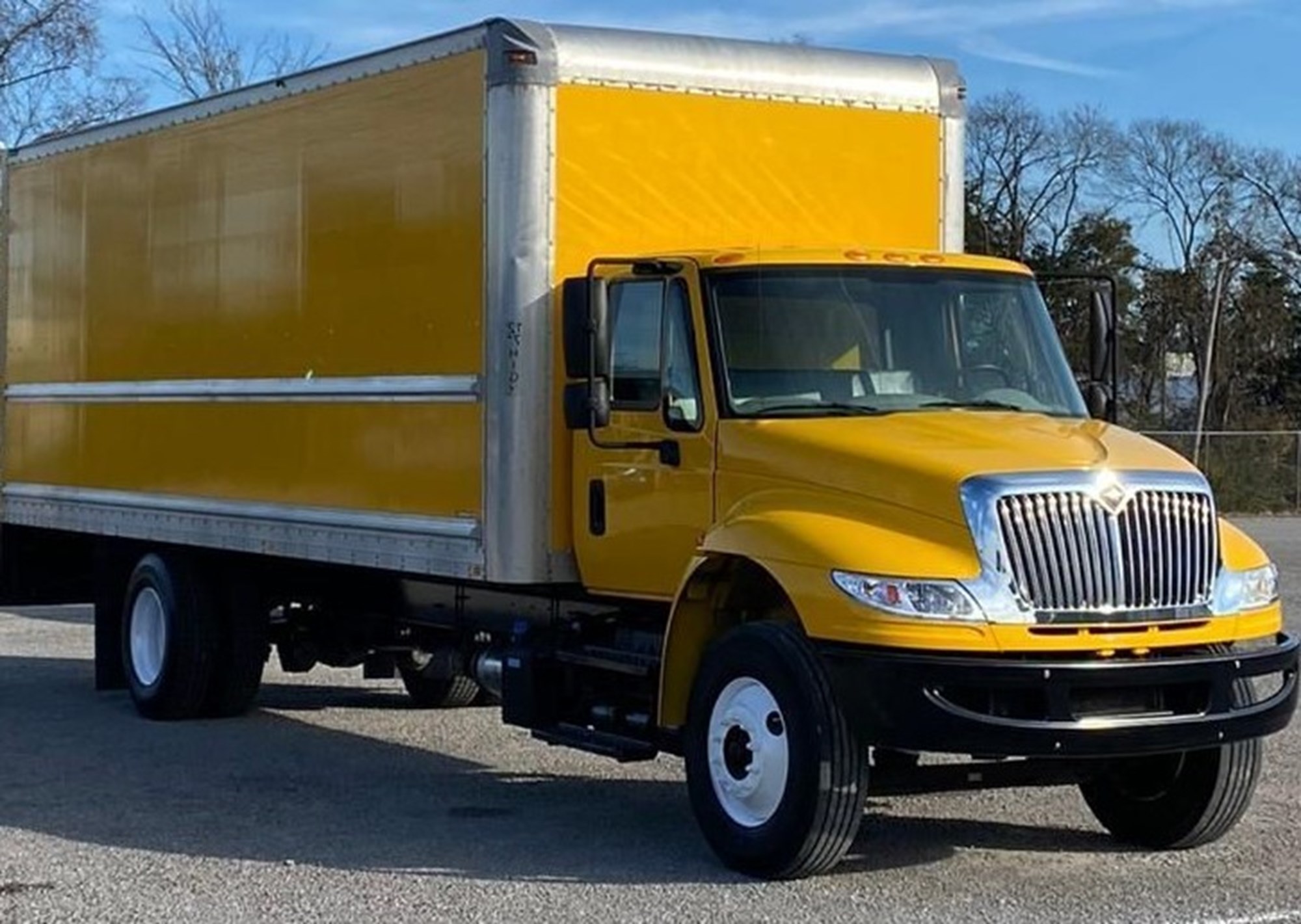 2002 INTERNATIONAL 4000 - Excel Truck Group