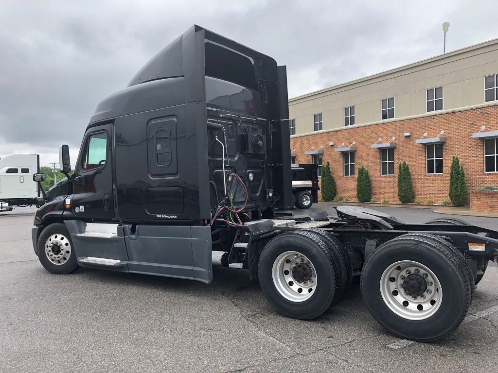 2015 FREIGHTLINER CASCADIA 125 - Excel Truck Group