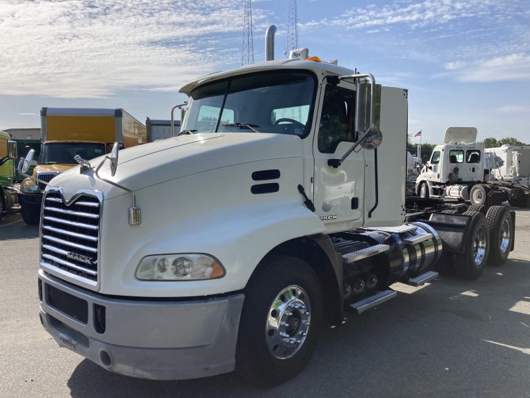 2006 MACK 700 - Excel Truck Group