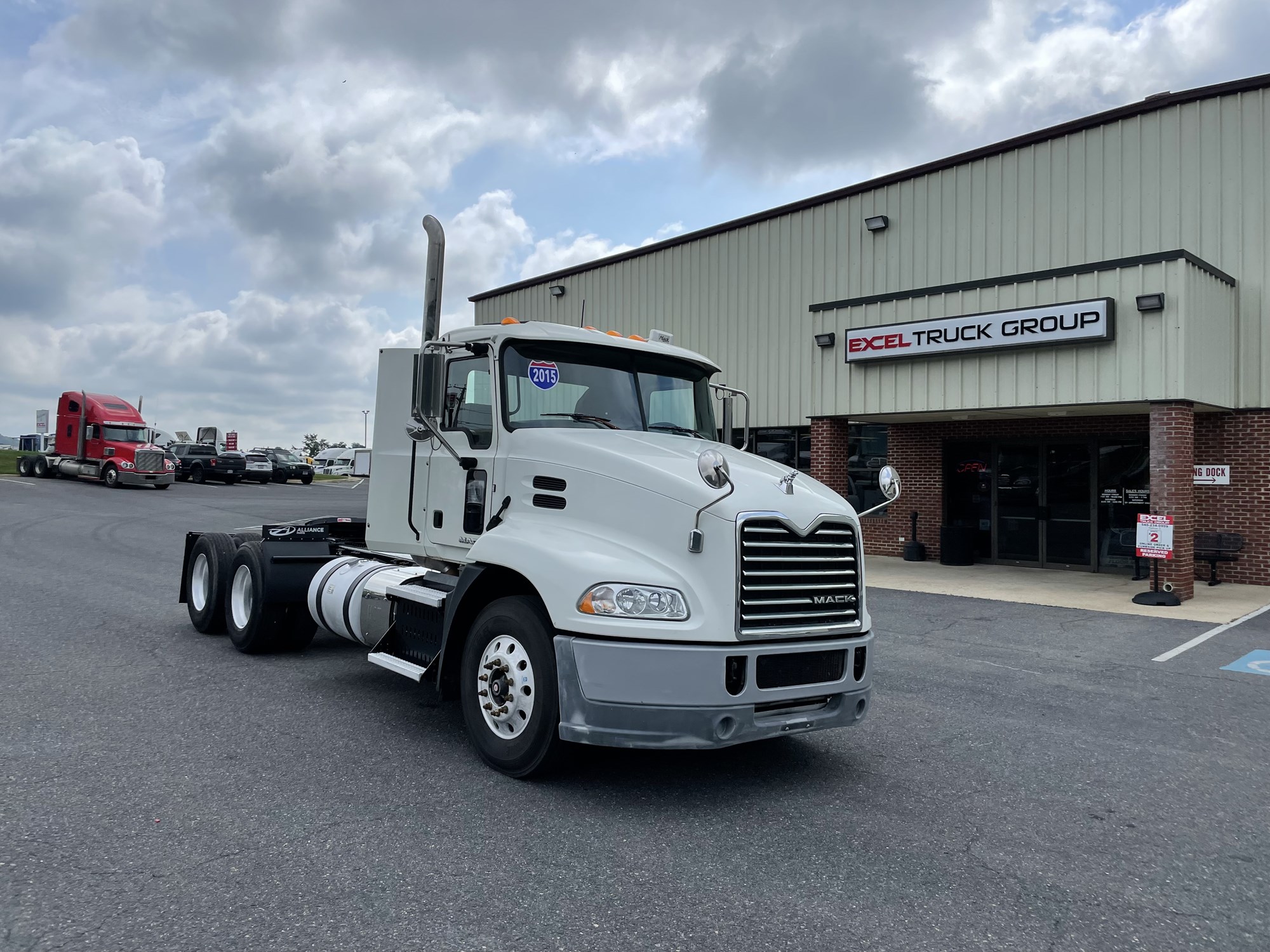 1998 MACK 700 - Excel Truck Group