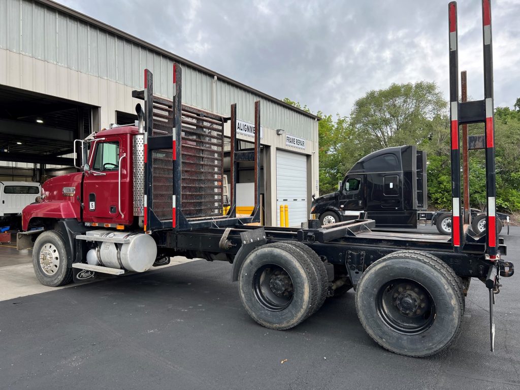 1998 MACK 700 - Excel Truck Group