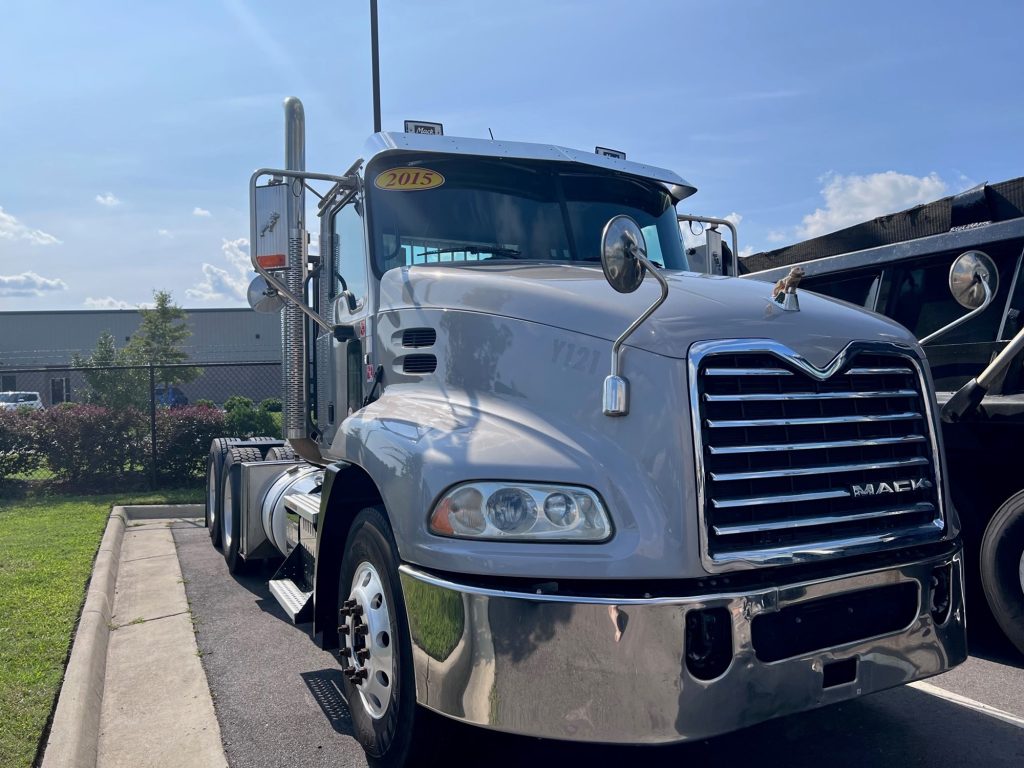 2015 Mack CXU 613 - Excel Truck Group