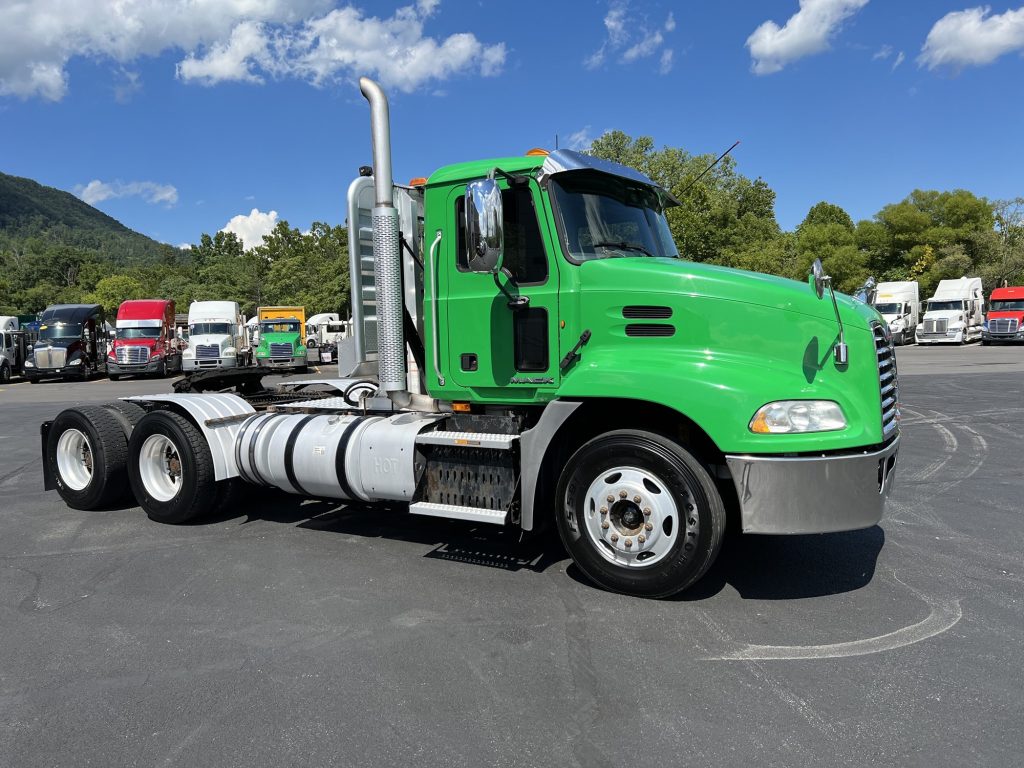 2013 Mack CXU 613 - Excel Truck Group