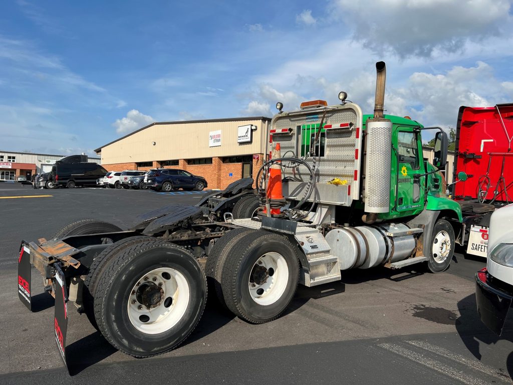 2011 Mack CXU613 - Excel Truck Group