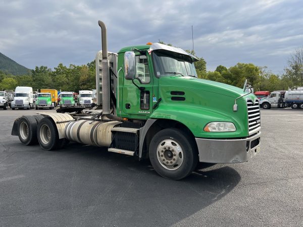 2013 Mack CXU613 - Excel Truck Group