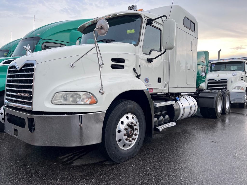 2016 Mack CXU613 - Excel Truck Group