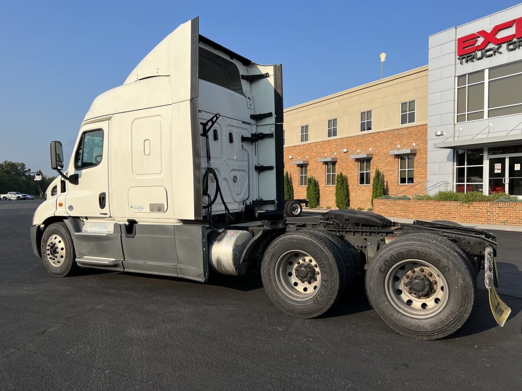 2018 Freightliner CA113 Cascadia - Excel Truck Group