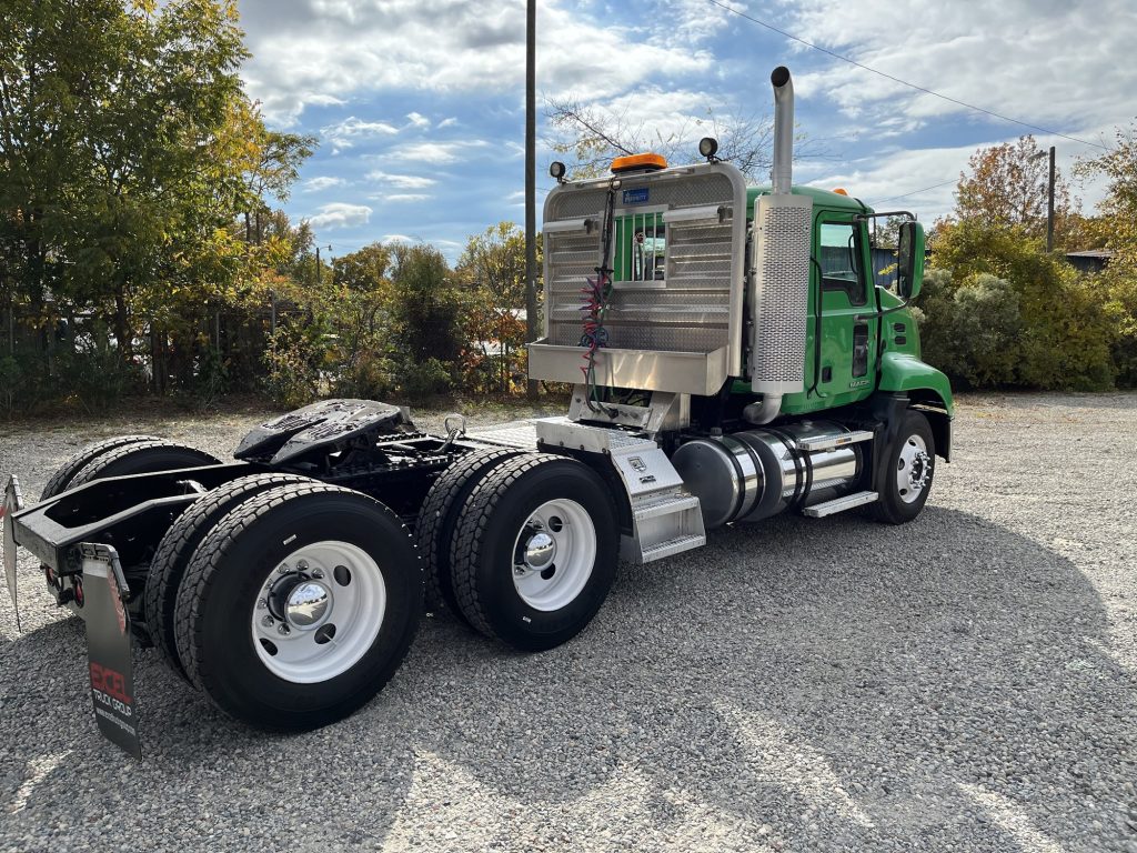2011 Mack CXU613 - Excel Truck Group