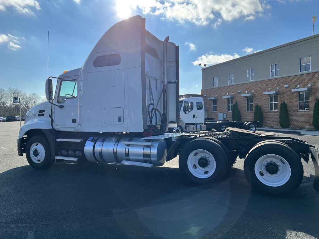 2015 MACK 600 - Excel Truck Group