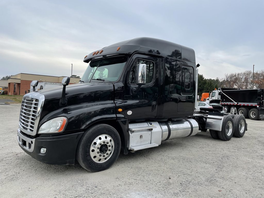 2015 FREIGHTLINER CASCADIA 125 - Excel Truck Group