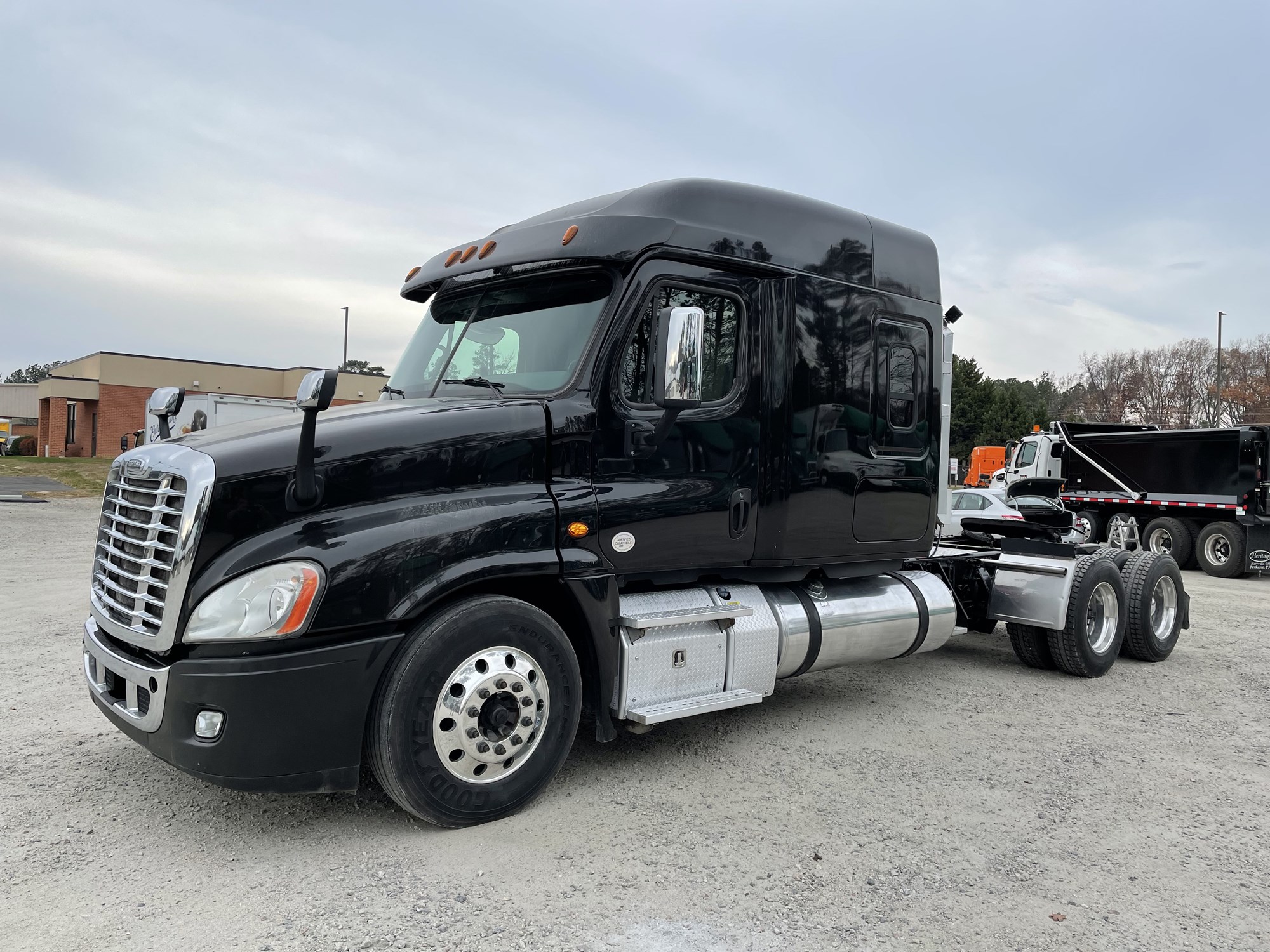 2015 FREIGHTLINER CONVENTIONAL - Excel Truck Group