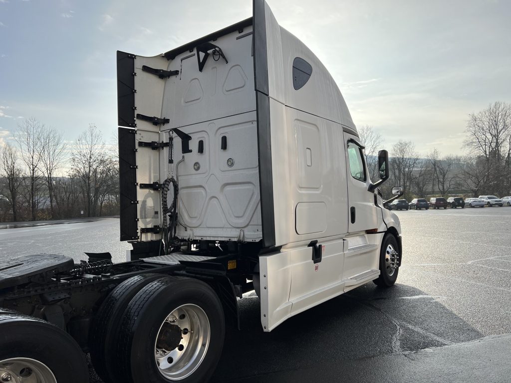 2018 Freightliner Cascadia 126 - Excel Truck Group
