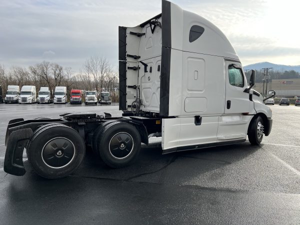 2018 Freightliner Cascadia 126 - Excel Truck Group