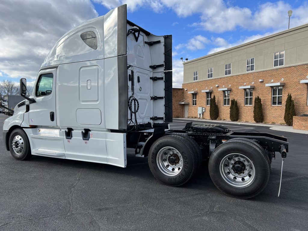 2018 Freightliner Cascadia 126 - Excel Truck Group