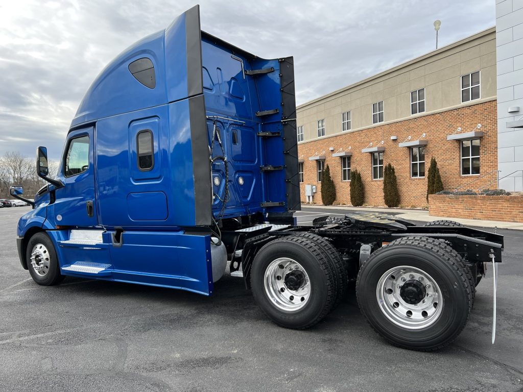 2019 FREIGHTLINER CASCADIA 126 - Excel Truck Group