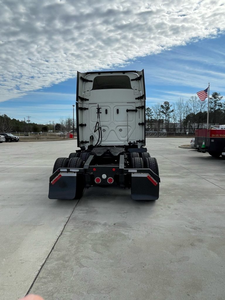 2018 Freightliner CA113 Cascadia - Excel Truck Group
