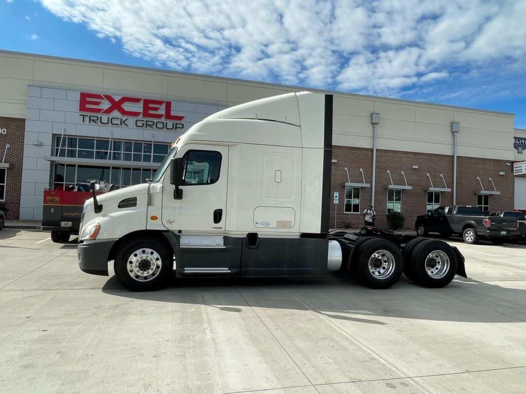 2018 Freightliner CA113 Cascadia - Excel Truck Group
