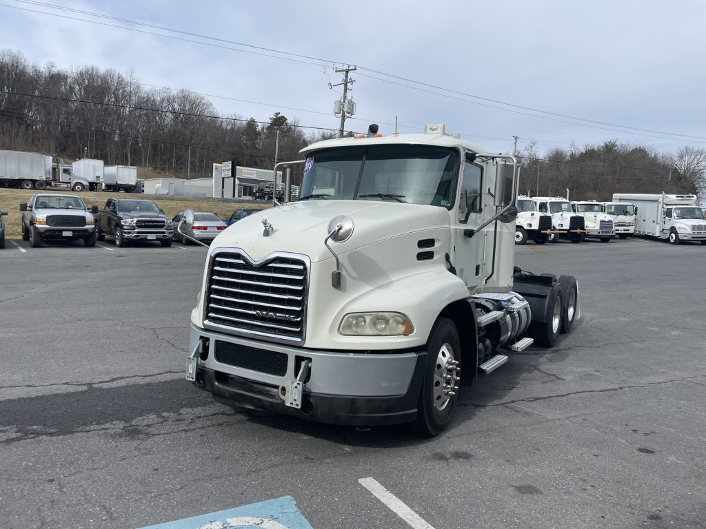 2015 Mack CXU613 - Excel Truck Group